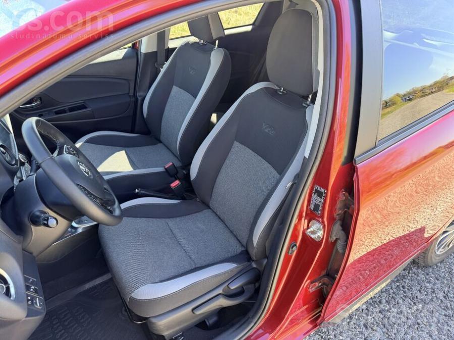 Sarkans Toyota Yaris 2019 Rīga, ar dzinēja tilpumu 1.50 L un nobraukumu 49 tūkst. km par 10900 €, foto 9 vietnē AUTOMOTO.COM.LV