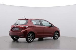 Red Toyota Yaris 2019 in Vilnius, with an engine capacity of 1.50 L and mileage of 70 thousand km for 11900 €, photo 4 on AUTOMOTO.COM.LV