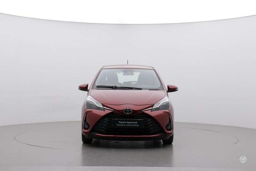 Red Toyota Yaris 2019 in Vilnius, with an engine capacity of 1.50 L and mileage of 70 thousand km for 11900 €, photo 7 on AUTOMOTO.COM.LV
