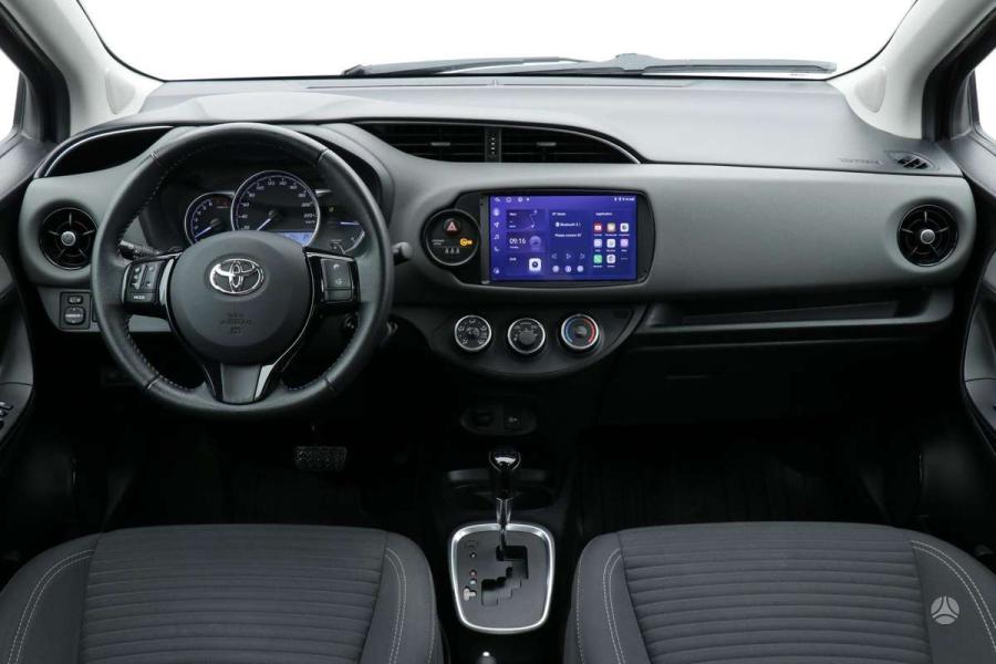 Red Toyota Yaris 2019 in Vilnius, with an engine capacity of 1.50 L and mileage of 70 thousand km for 11900 €, photo 8 on AUTOMOTO.COM.LV