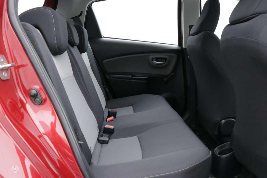 Red Toyota Yaris 2019 in Vilnius, with an engine capacity of 1.50 L and mileage of 70 thousand km for 11900 €, photo 11 on AUTOMOTO.COM.LV
