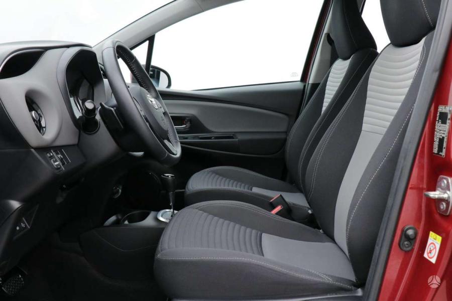 Red Toyota Yaris 2019 in Vilnius, with an engine capacity of 1.50 L and mileage of 70 thousand km for 11900 €, photo 13 on AUTOMOTO.COM.LV
