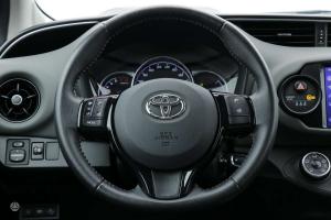 Red Toyota Yaris 2019 in Vilnius, with an engine capacity of 1.50 L and mileage of 70 thousand km for 11900 €, photo 14 on AUTOMOTO.COM.LV