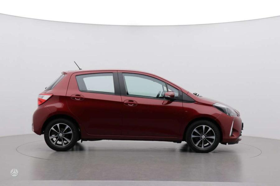 Red Toyota Yaris 2019 in Vilnius, with an engine capacity of 1.50 L and mileage of 70 thousand km for 11900 €, photo 18 on AUTOMOTO.COM.LV