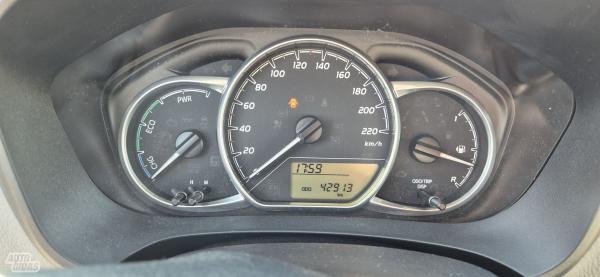 Sarkans Toyota Yaris 2019 Klaipėda, ar dzinēja tilpumu 1.50 L un nobraukumu 43 tūkst. km par 11000 €, foto 5 vietnē AUTOMOTO.COM.LV