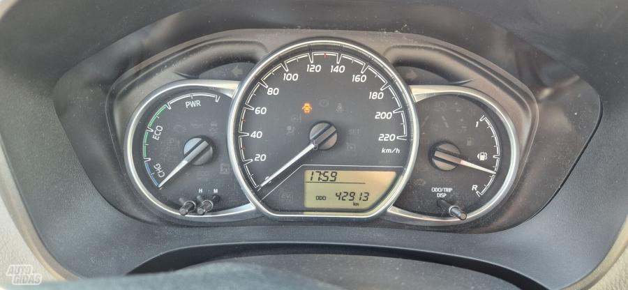 Red Toyota Yaris 2019 in Klaipeda, with an engine capacity of 1.50 L and mileage of 43 thousand km for 11000 €, photo 6 on AUTOMOTO.COM.LV