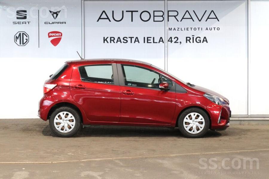 Red Toyota Yaris 2019 in Riga, with an engine capacity of 1.50 L and mileage of 99 thousand km for 10990 €, photo 6 on AUTOMOTO.COM.LV