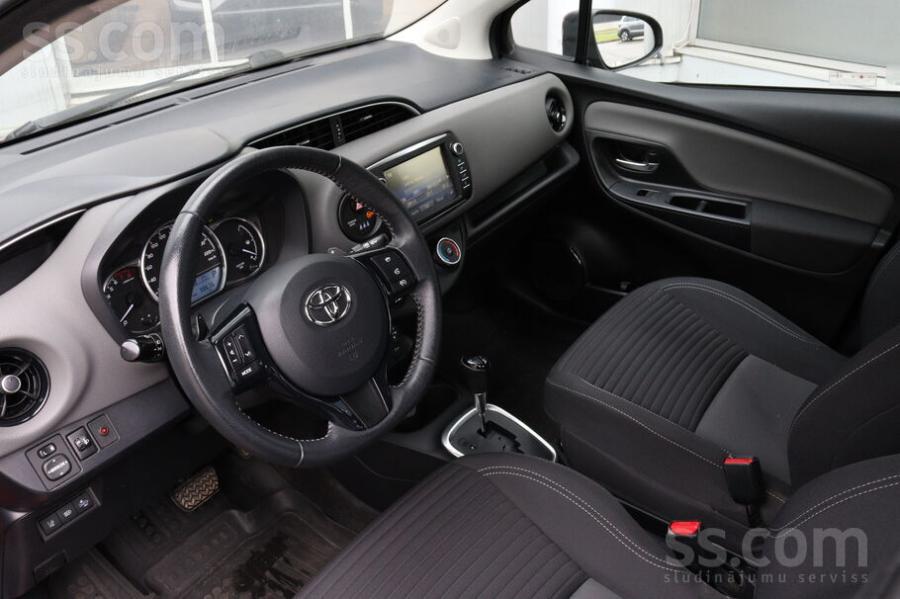 Red Toyota Yaris 2019 in Riga, with an engine capacity of 1.50 L and mileage of 99 thousand km for 10990 €, photo 10 on AUTOMOTO.COM.LV