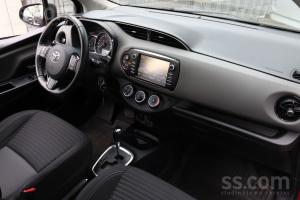 Red Toyota Yaris 2019 in Riga, with an engine capacity of 1.50 L and mileage of 99 thousand km for 10990 €, photo 29 on AUTOMOTO.COM.LV