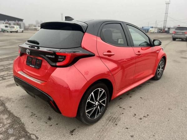 Sarkans Toyota Yaris 2020 Panevēža, ar dzinēja tilpumu 1.49 L un nobraukumu 75 tūkst. km par 14900 €, foto 5 vietnē AUTOMOTO.COM.LV