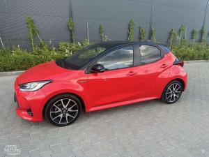 Sarkans Toyota Yaris 2020 Viļņa, ar dzinēja tilpumu 1.50 L un nobraukumu 89 tūkst. km par 16350 €, foto 4 vietnē AUTOMOTO.COM.LV
