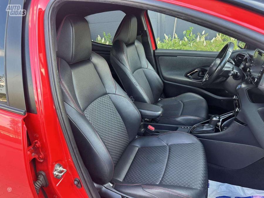 Sarkans Toyota Yaris 2020 Viļņa, ar dzinēja tilpumu 1.50 L un nobraukumu 89 tūkst. km par 16350 €, foto 24 vietnē AUTOMOTO.COM.LV