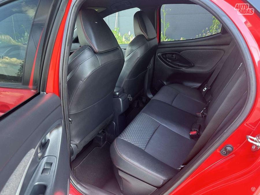 Sarkans Toyota Yaris 2020 Viļņa, ar dzinēja tilpumu 1.50 L un nobraukumu 89 tūkst. km par 16350 €, foto 30 vietnē AUTOMOTO.COM.LV