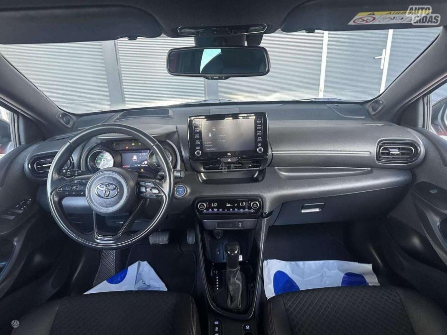 Sarkans Toyota Yaris 2020 Viļņa, ar dzinēja tilpumu 1.50 L un nobraukumu 89 tūkst. km par 16350 €, foto 37 vietnē AUTOMOTO.COM.LV