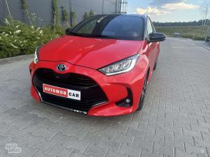 Red Toyota Yaris 2020 in Vilnius, with an engine capacity of 1.50 L and mileage of 89 thousand km for 17350 €, photo 3 on AUTOMOTO.COM.LV
