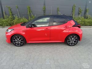 Red Toyota Yaris 2020 in Vilnius, with an engine capacity of 1.50 L and mileage of 89 thousand km for 17350 €, photo 5 on AUTOMOTO.COM.LV