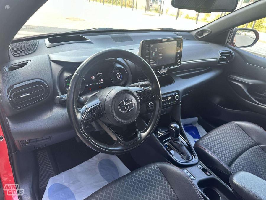 Red Toyota Yaris 2020 in Vilnius, with an engine capacity of 1.50 L and mileage of 89 thousand km for 17350 €, photo 22 on AUTOMOTO.COM.LV