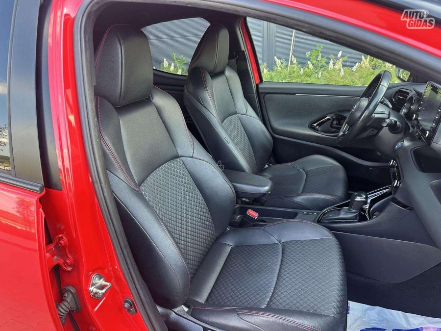Red Toyota Yaris 2020 in Vilnius, with an engine capacity of 1.50 L and mileage of 89 thousand km for 17350 €, photo 24 on AUTOMOTO.COM.LV