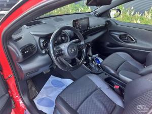 Red Toyota Yaris 2020 in Vilnius, with an engine capacity of 1.50 L and mileage of 89 thousand km for 17350 €, photo 28 on AUTOMOTO.COM.LV