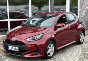 Red Toyota Yaris 2020 in Radviliskis, with an engine capacity of 1.50 L and mileage of 118 thousand km for 12250 €, photo 4 on AUTOMOTO.COM.LV