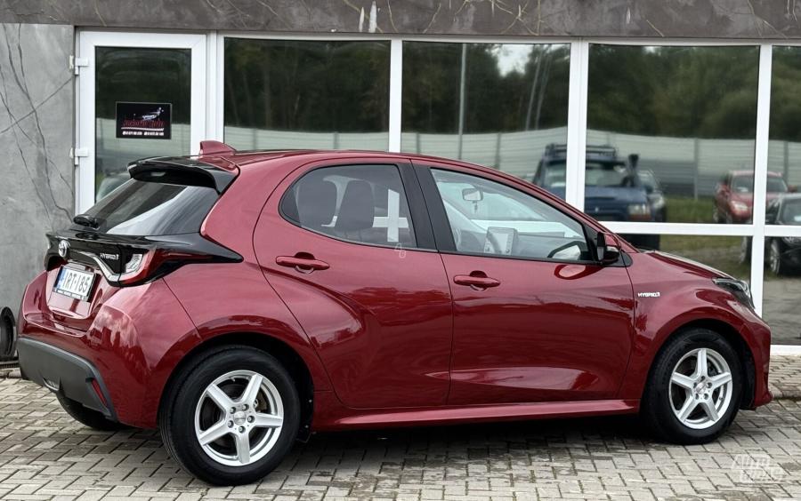 Red Toyota Yaris 2020 in Radviliskis, with an engine capacity of 1.50 L and mileage of 118 thousand km for 12250 €, photo 8 on AUTOMOTO.COM.LV