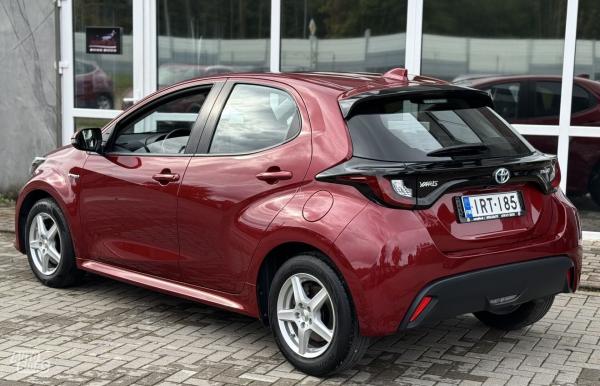 Red Toyota Yaris 2020 in Radviliskis, with an engine capacity of 1.50 L and mileage of 118 thousand km for 12250 €, photo 11 on AUTOMOTO.COM.LV