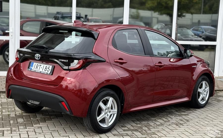 Red Toyota Yaris 2020 in Radviliskis, with an engine capacity of 1.50 L and mileage of 118 thousand km for 12250 €, photo 12 on AUTOMOTO.COM.LV