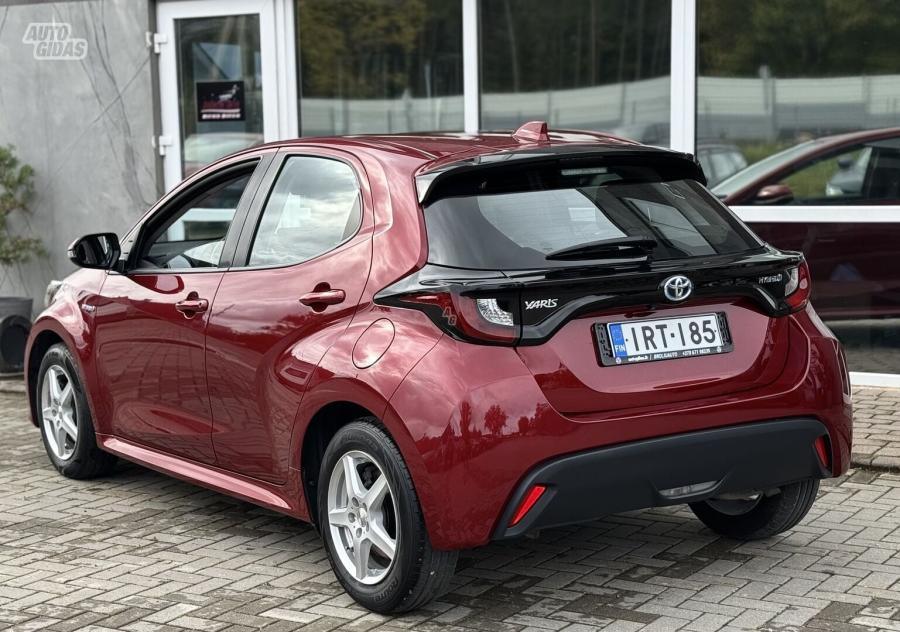 Red Toyota Yaris 2020 in Radviliskis, with an engine capacity of 1.50 L and mileage of 118 thousand km for 12250 €, photo 13 on AUTOMOTO.COM.LV