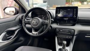 Red Toyota Yaris 2020 in Radviliskis, with an engine capacity of 1.50 L and mileage of 118 thousand km for 12250 €, photo 14 on AUTOMOTO.COM.LV