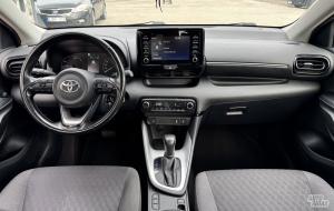 Red Toyota Yaris 2020 in Radviliskis, with an engine capacity of 1.50 L and mileage of 118 thousand km for 12250 €, photo 17 on AUTOMOTO.COM.LV