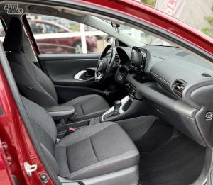Red Toyota Yaris 2020 in Radviliskis, with an engine capacity of 1.50 L and mileage of 118 thousand km for 12250 €, photo 18 on AUTOMOTO.COM.LV