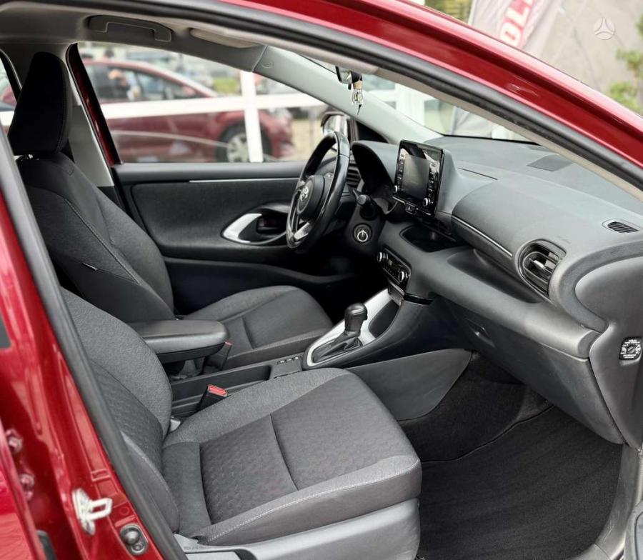 Sarkans Toyota Yaris 2020 Radviliškis, ar dzinēja tilpumu 1.50 L un nobraukumu 118 tūkst. km par 12250 €, foto 20 vietnē AUTOMOTO.COM.LV