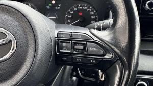 Sarkans Toyota Yaris 2020 Radviliškis, ar dzinēja tilpumu 1.50 L un nobraukumu 118 tūkst. km par 12250 €, foto 24 vietnē AUTOMOTO.COM.LV