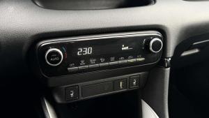 Sarkans Toyota Yaris 2020 Radviliškis, ar dzinēja tilpumu 1.50 L un nobraukumu 118 tūkst. km par 12250 €, foto 25 vietnē AUTOMOTO.COM.LV