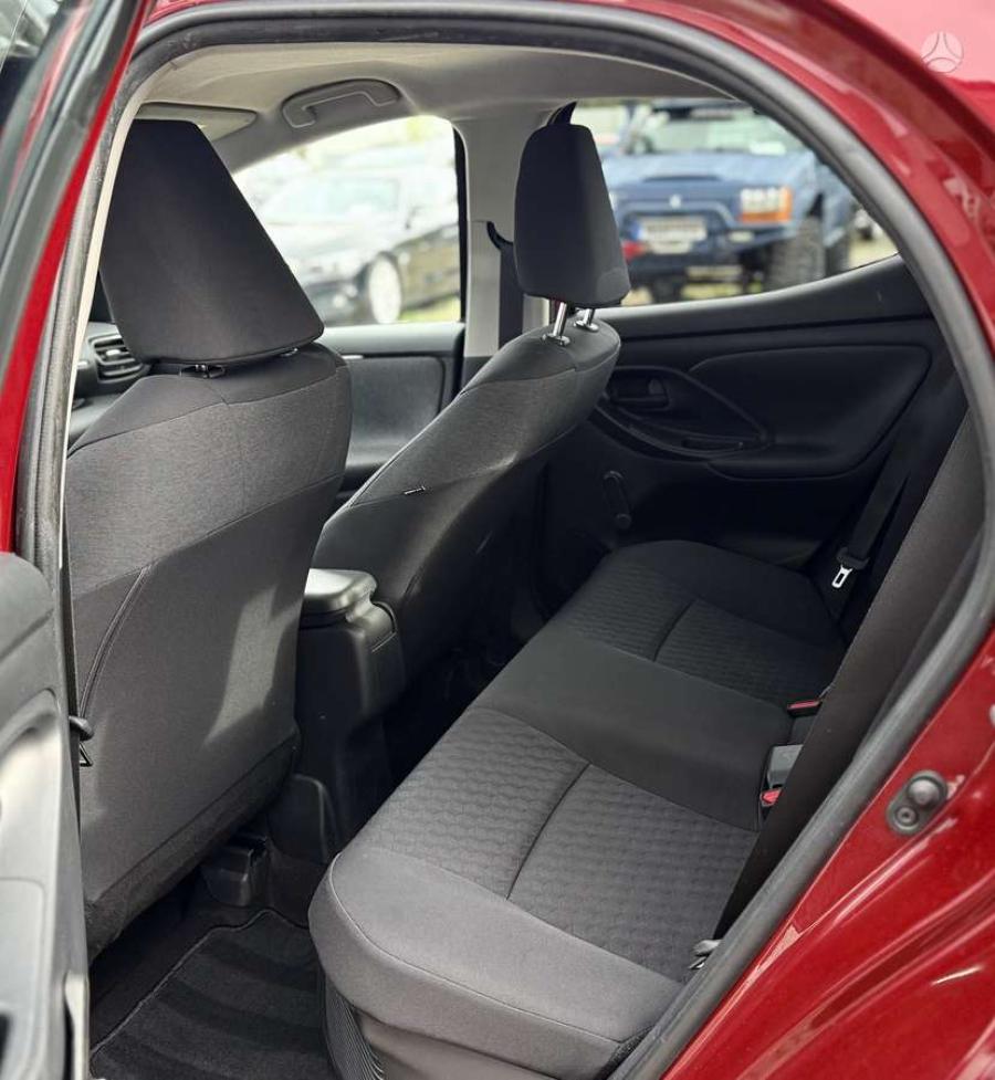 Sarkans Toyota Yaris 2020 Radviliškis, ar dzinēja tilpumu 1.50 L un nobraukumu 118 tūkst. km par 12250 €, foto 28 vietnē AUTOMOTO.COM.LV