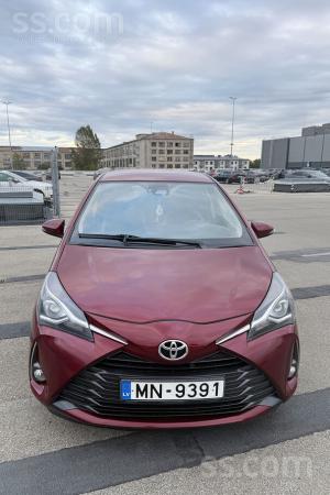 Red Toyota Yaris 2020 in Riga, with an engine capacity of 1.50 L and mileage of 83 thousand km for 9800 €, photo 3 on AUTOMOTO.COM.LV