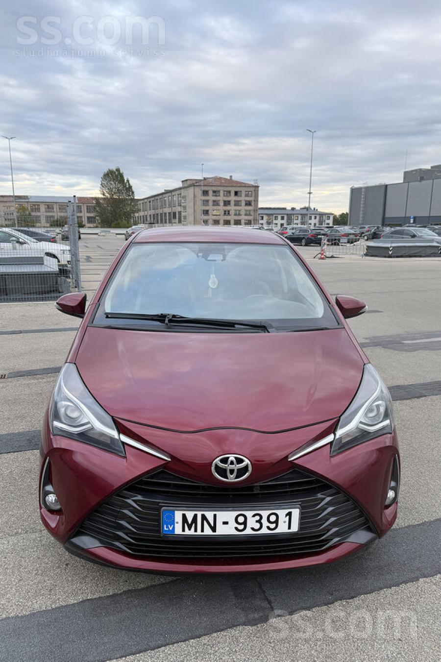 Red Toyota Yaris 2020 in Riga, with an engine capacity of 1.50 L and mileage of 83 thousand km for 9800 €, photo 3 on AUTOMOTO.COM.LV