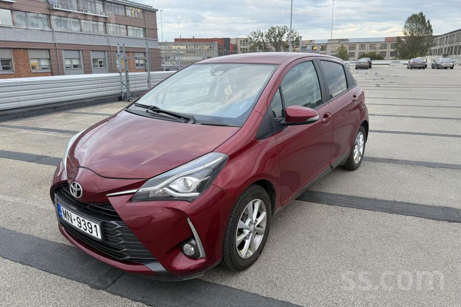 Red Toyota Yaris 2020 in Riga, with an engine capacity of 1.50 L and mileage of 83 thousand km for 9800 €, photo 4 on AUTOMOTO.COM.LV