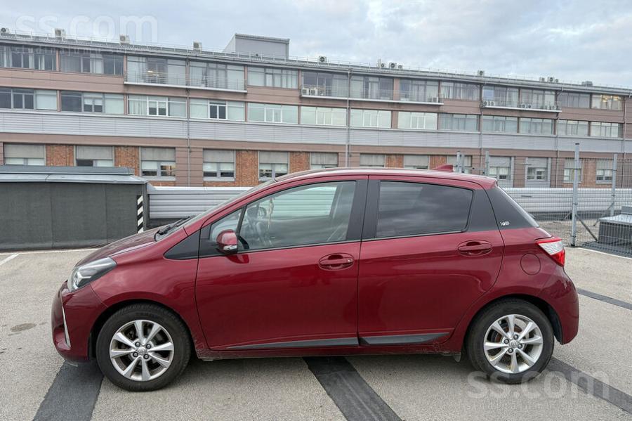 Red Toyota Yaris 2020 in Riga, with an engine capacity of 1.50 L and mileage of 83 thousand km for 9800 €, photo 5 on AUTOMOTO.COM.LV