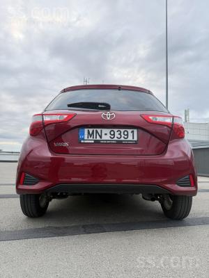 Red Toyota Yaris 2020 in Riga, with an engine capacity of 1.50 L and mileage of 83 thousand km for 9800 €, photo 6 on AUTOMOTO.COM.LV