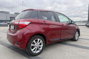 Red Toyota Yaris 2020 in Riga, with an engine capacity of 1.50 L and mileage of 83 thousand km for 9800 €, photo 7 on AUTOMOTO.COM.LV