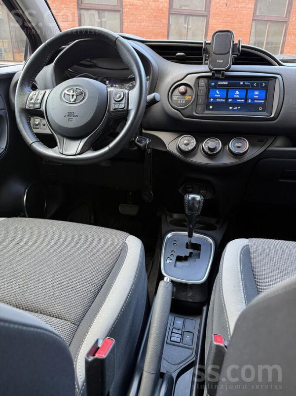 Sarkans Toyota Yaris 2020 Rīga, ar dzinēja tilpumu 1.50 L un nobraukumu 83 tūkst. km par 9800 €, foto 10 vietnē AUTOMOTO.COM.LV