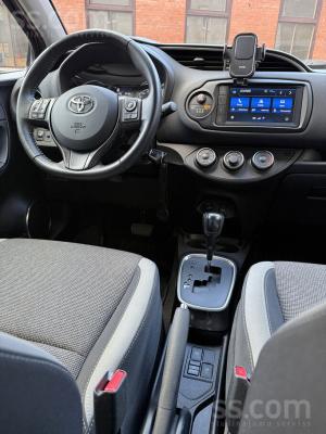 Red Toyota Yaris 2020 in Riga, with an engine capacity of 1.50 L and mileage of 83 thousand km for 9800 €, photo 10 on AUTOMOTO.COM.LV