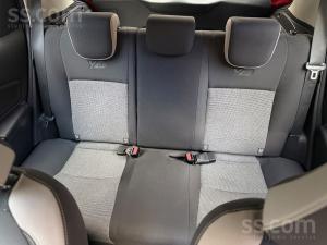 Red Toyota Yaris 2020 in Riga, with an engine capacity of 1.50 L and mileage of 83 thousand km for 9800 €, photo 14 on AUTOMOTO.COM.LV