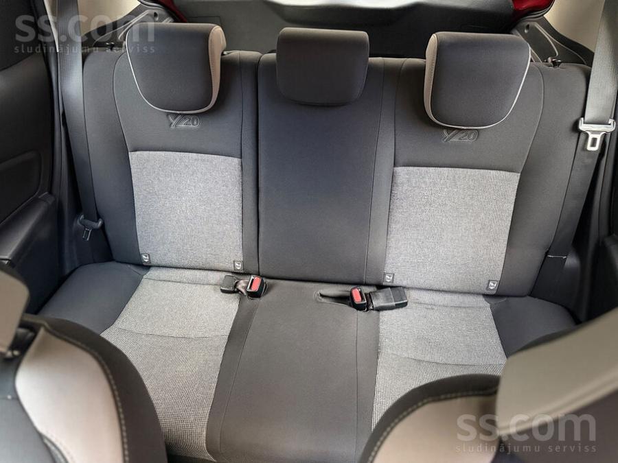 Red Toyota Yaris 2020 in Riga, with an engine capacity of 1.50 L and mileage of 83 thousand km for 9800 €, photo 14 on AUTOMOTO.COM.LV