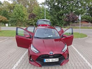 Red Toyota Yaris 2021 in Dobele, with an engine capacity of 1.50 L and mileage of 64 thousand km for 18100 €, photo 2 on AUTOMOTO.COM.LV