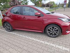 Red Toyota Yaris 2021 in Dobele, with an engine capacity of 1.50 L and mileage of 64 thousand km for 18100 €, photo 5 on AUTOMOTO.COM.LV