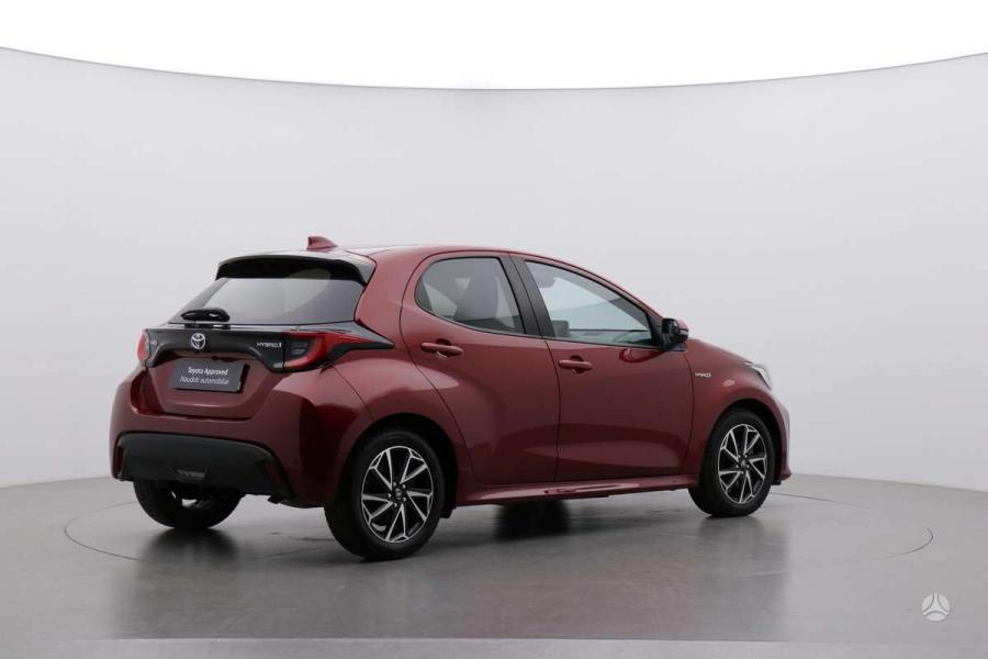 Sarkans Toyota Yaris 2021 Viļņa, ar dzinēja tilpumu 1.49 L un nobraukumu 39 tūkst. km par 16900 €, foto 3 vietnē AUTOMOTO.COM.LV
