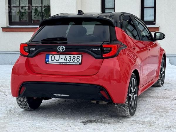 Red Toyota Yaris 2021 in Jelgava, with an engine capacity of 1.50 L and mileage of 50 thousand km for 17800 €, photo 3 on AUTOMOTO.COM.LV