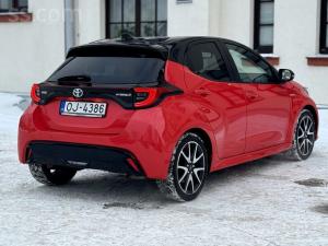 Sarkans Toyota Yaris 2021 Jelgava, ar dzinēja tilpumu 1.50 L un nobraukumu 50 tūkst. km par 17800 €, foto 7 vietnē AUTOMOTO.COM.LV